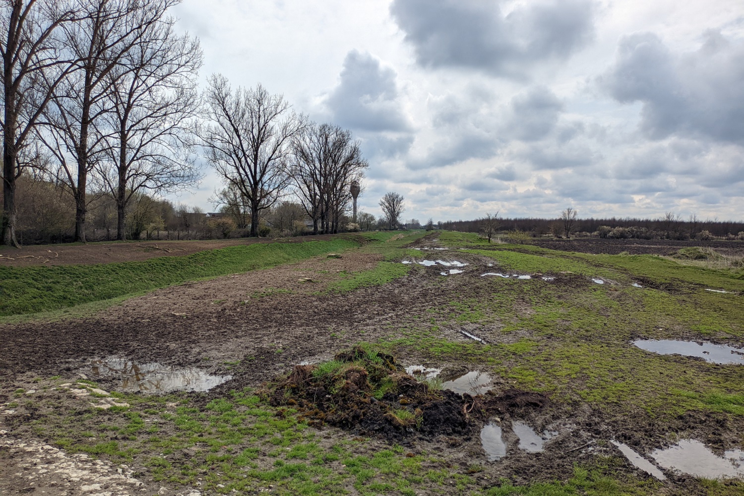Elrohadtak Tyukod elhíresült kilátói – utánamentünk, mi maradt az ...